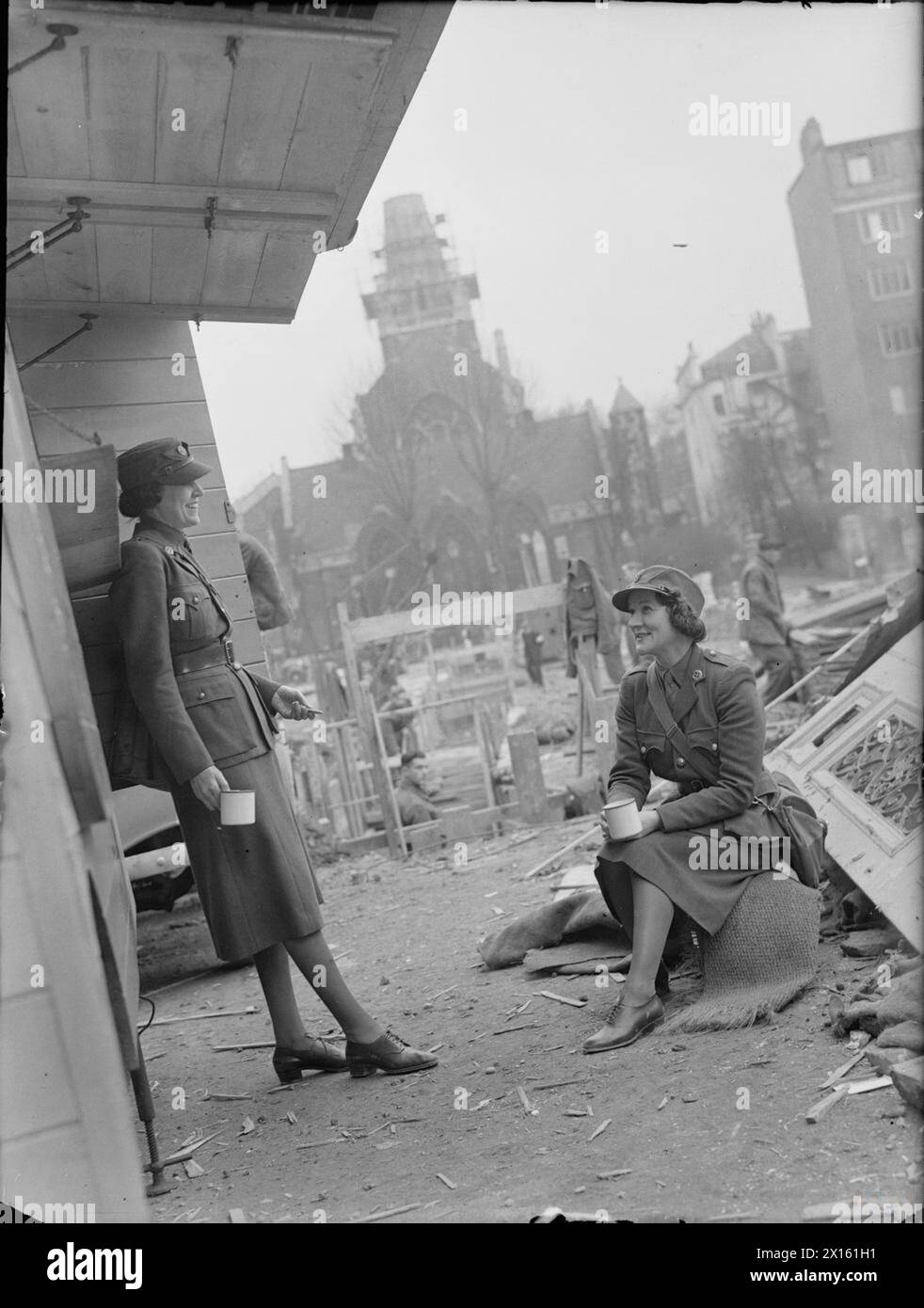 Women of the Mechanised Transport Corps, including Winifred Ashford and ...