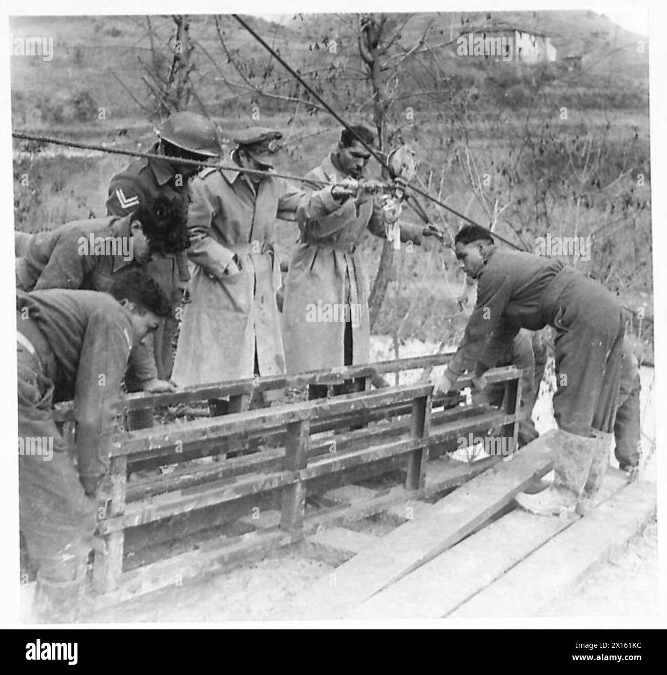 FIFTH ARMY : VARIOUS - Fixing the line and tackle to bridging , British ...