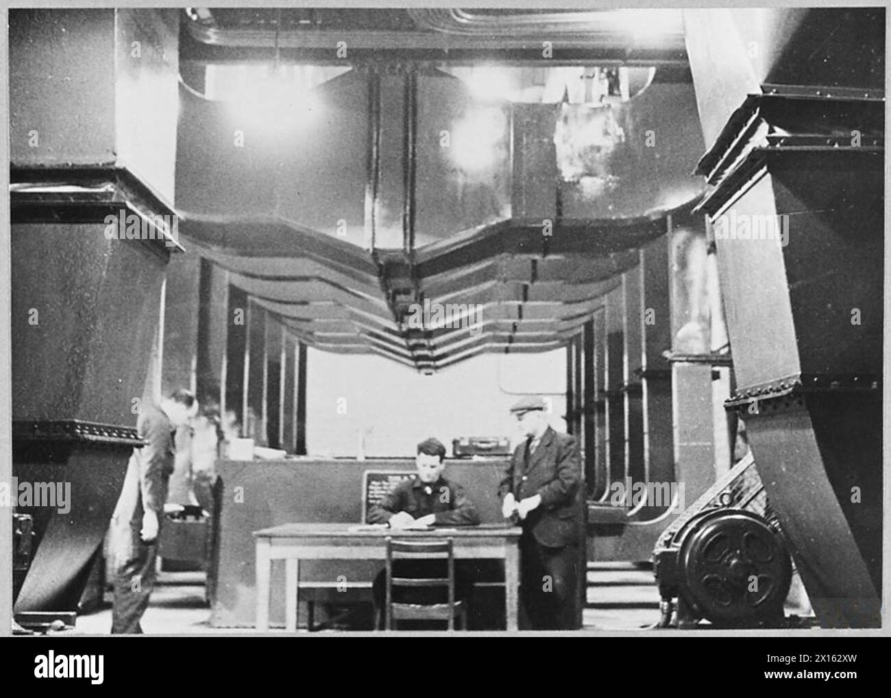 THE ROYAL AIR FORCE IN BRITAIN 1940-1945 - Air conditioning plant of A ...