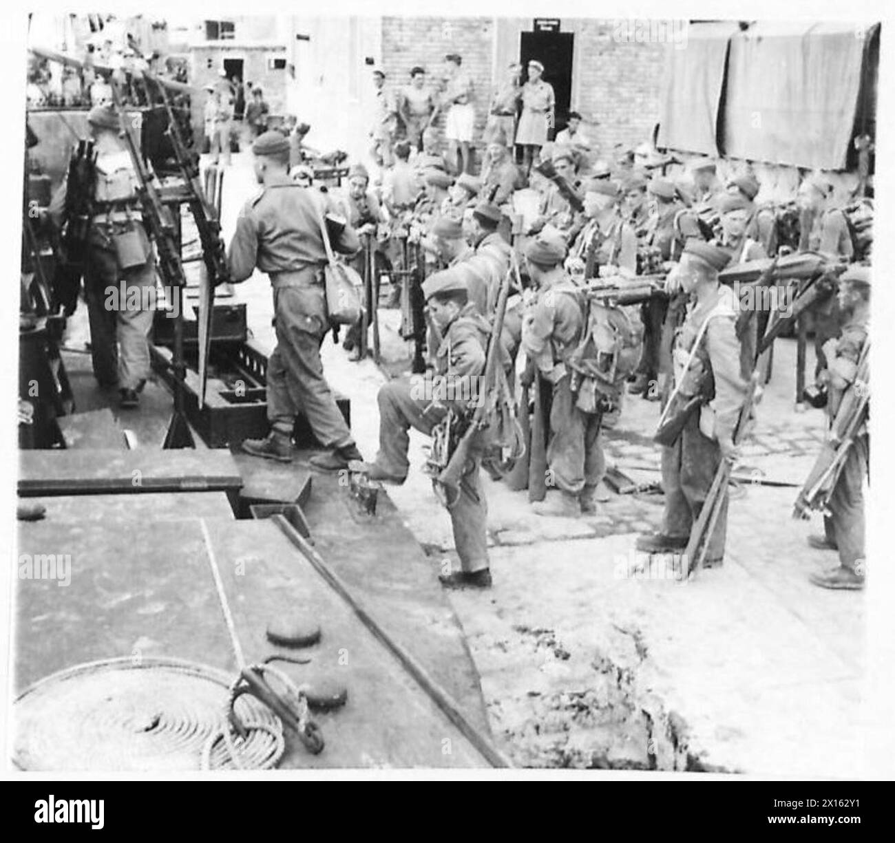 ITALY : COMMANDO RAID ON ISLE OF CHERSO - Commandos boarding an M.T.B ...