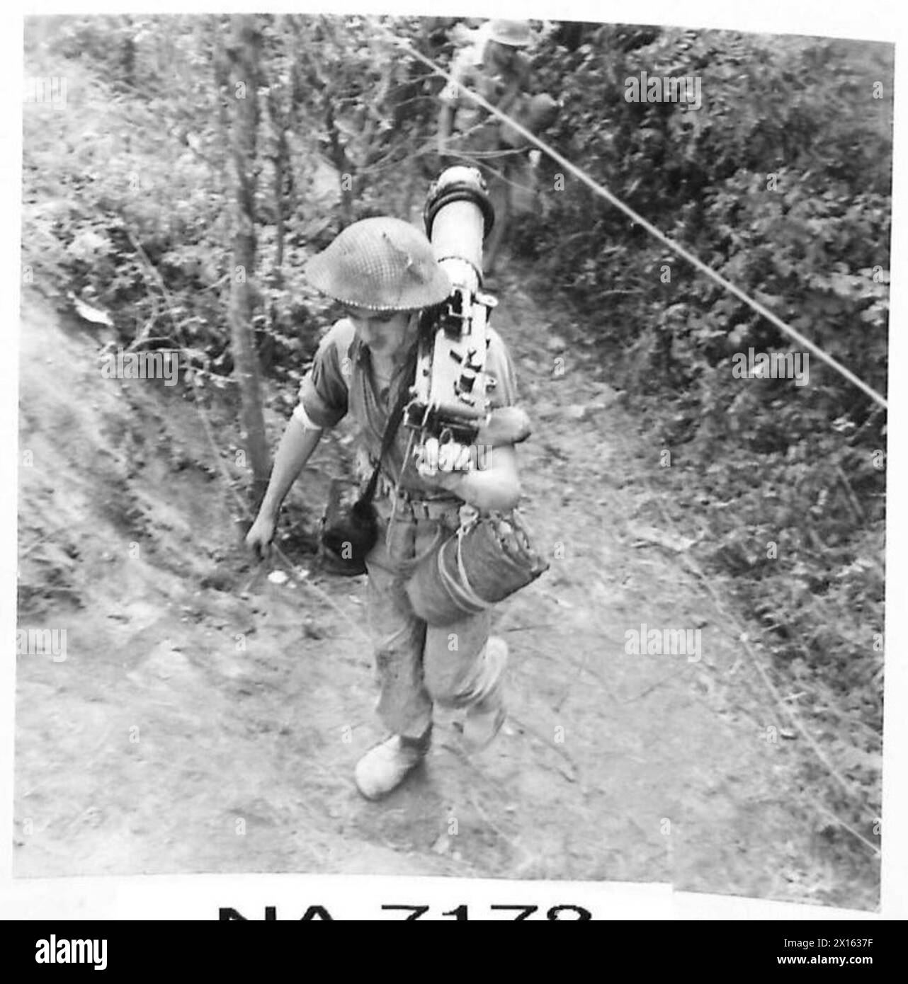 INVASION OF ITALY : FIFTH ARMY - A machine gunner of the Cheshire ...