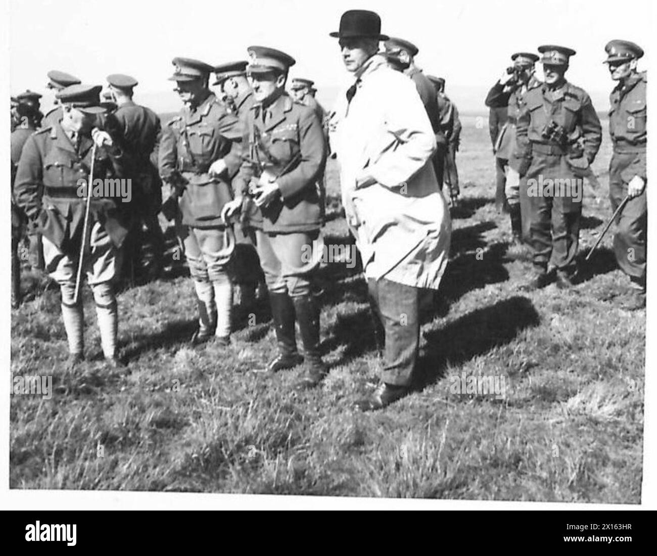 GENERALS VISIT BATTLE SCHOOL - The C-in-C with Mr. W.S. Morrison ...