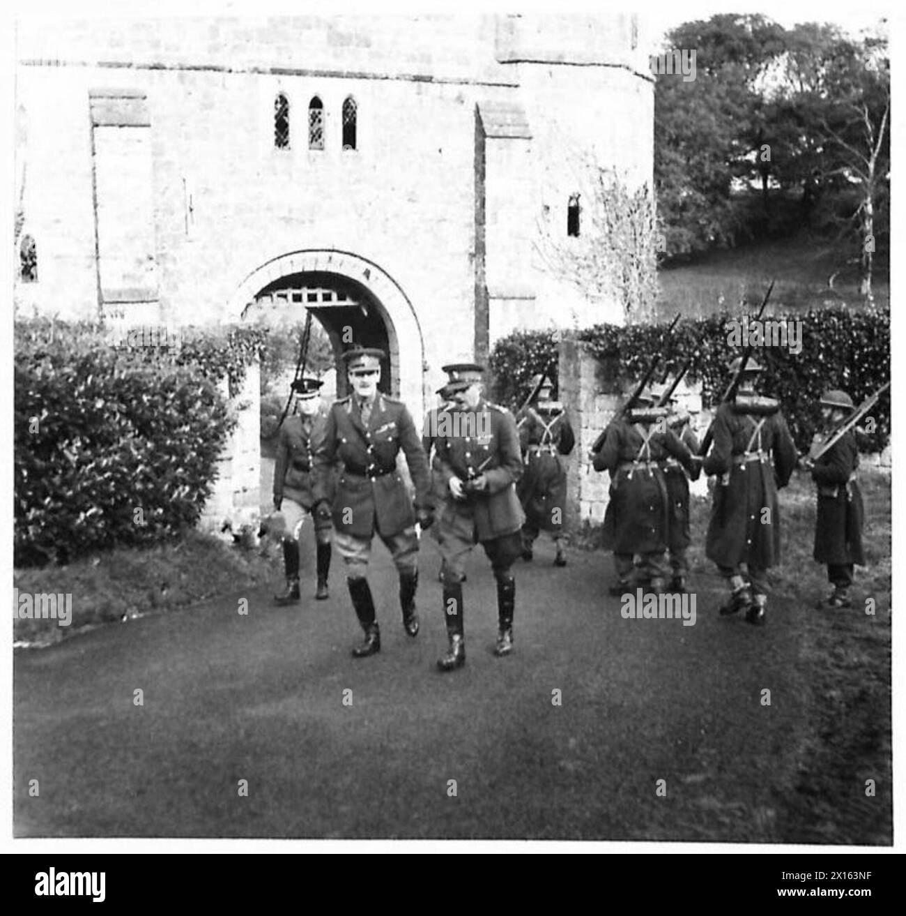 ARMY COMMANDER VISITS A BRIGADE HQ - Lt.Gen. T.r. Eastwood left and a ...