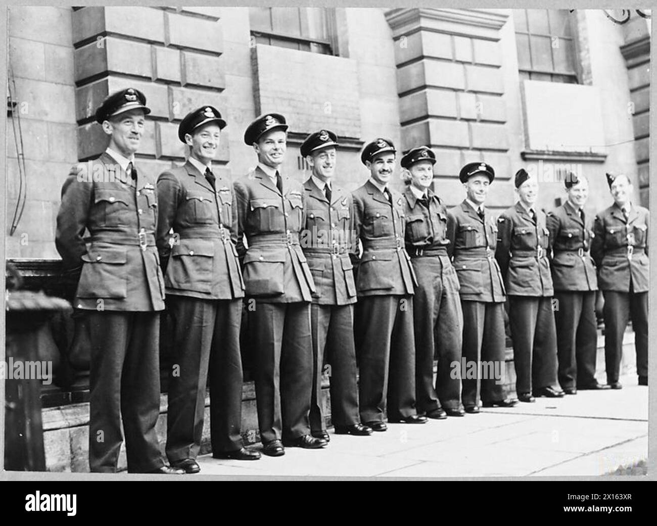 RETURN OF THE ROUND-THE-WORLD LANCASTER - Picture of the crew of the ...