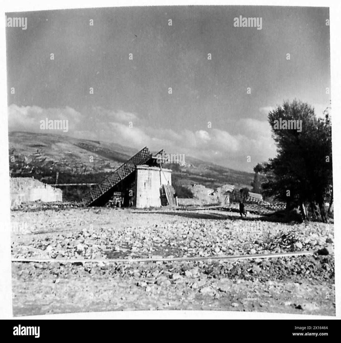 ITALY : EIGHTH ARMY FRONTBRIDGE BUILDING - General view of the ...