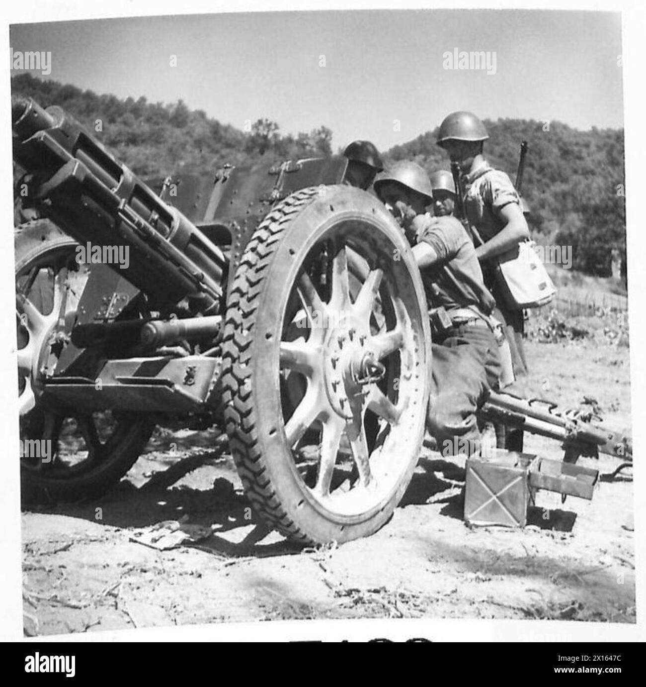 INVASION OF ITALY : EIGHTH ARMY FRONT ITALIAN TROOPS FIGHT BESIDE THE ...