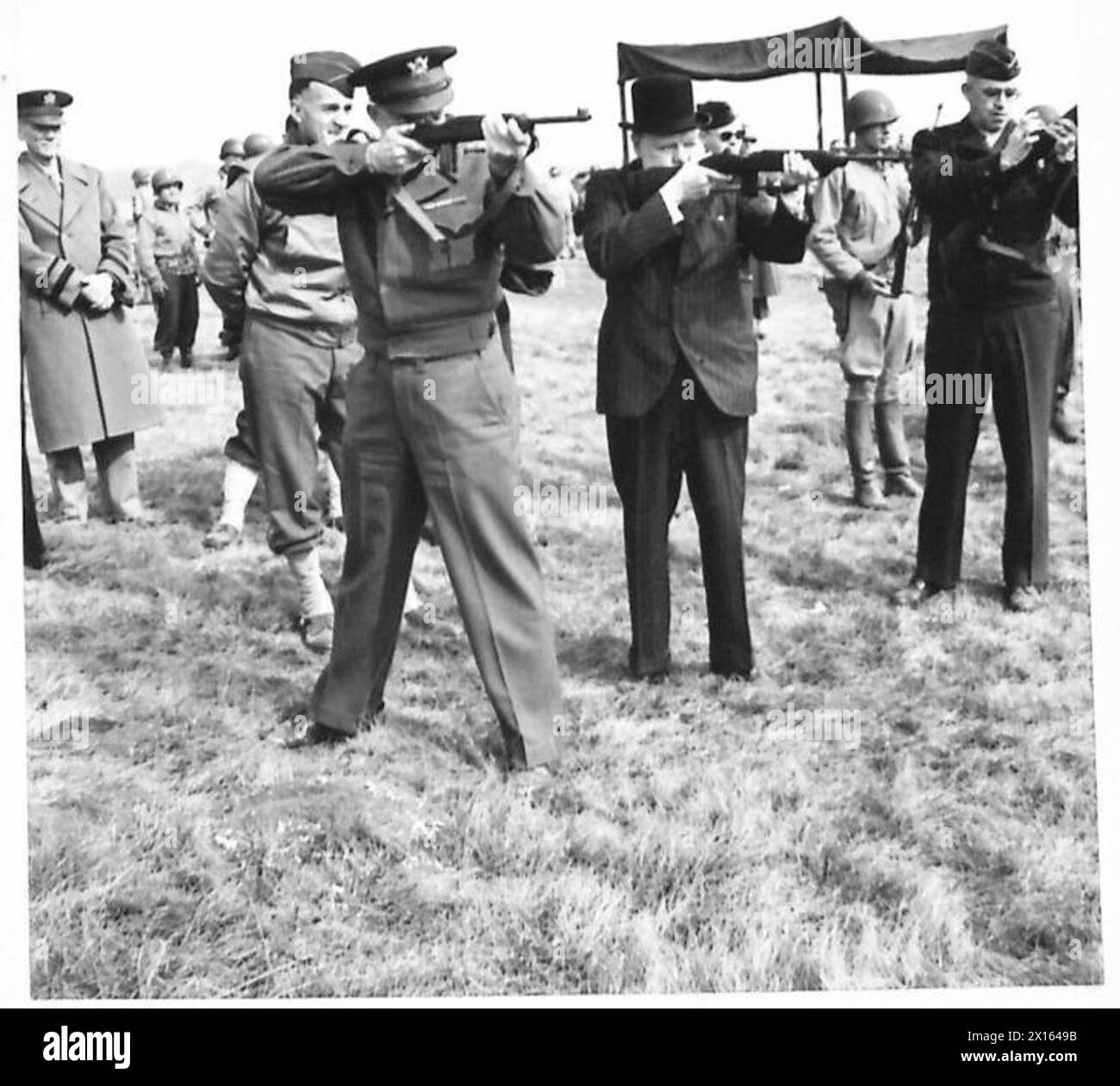 PRIME MINISTER VISITS AMERICAN TROOPS - The Prime Minister engaged in a ...