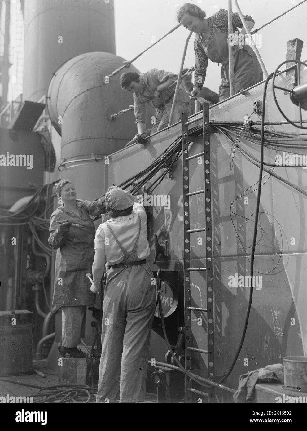 Wartime dockyards hi-res stock photography and images - Alamy