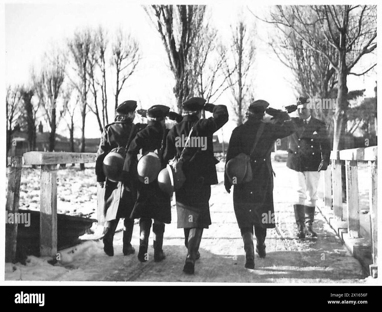 A.T.S. AT "GUNNERS" ESTABLISHMENT - A salute for the superintendent ...