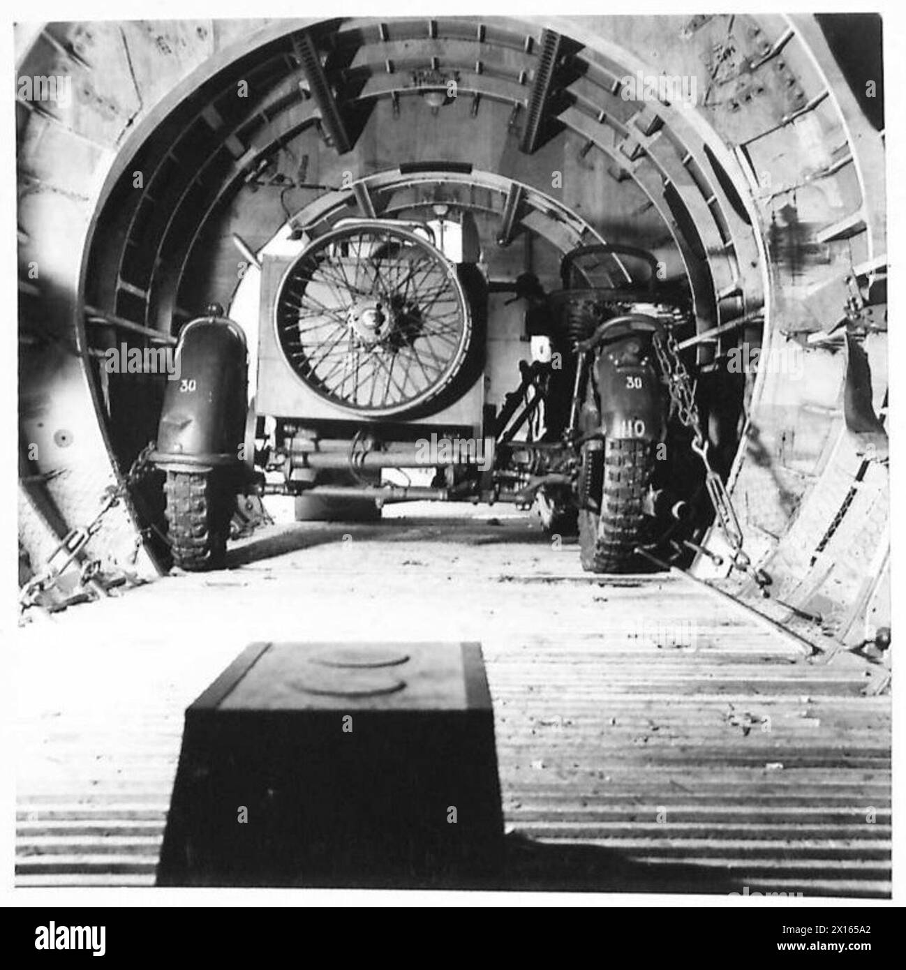 British Army personnel manage glider loads for military transport ...