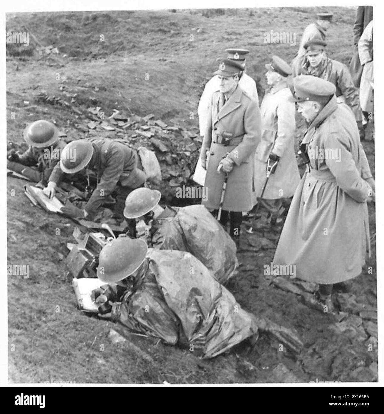 British army field telephone hi-res stock photography and images - Alamy