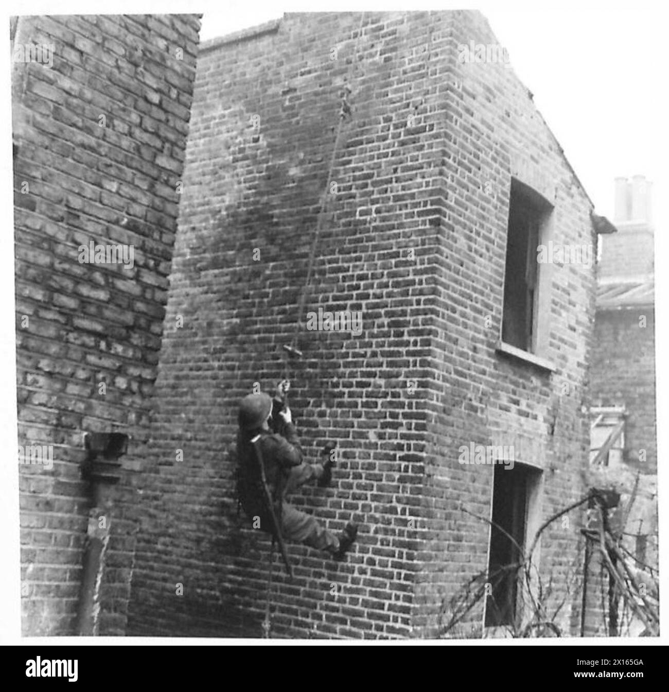 Building demonstrate Black and White Stock Photos & Images - Alamy