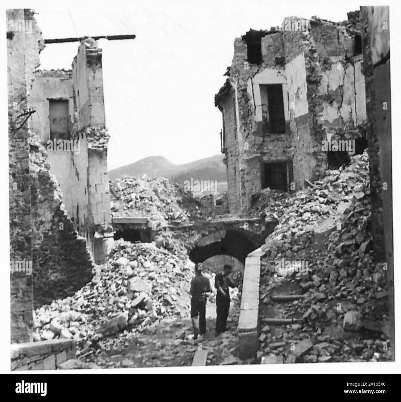 THE BRITISH ARMY IN NORTH AFRICA, SICILY, ITALY, THE BALKANS AND ...