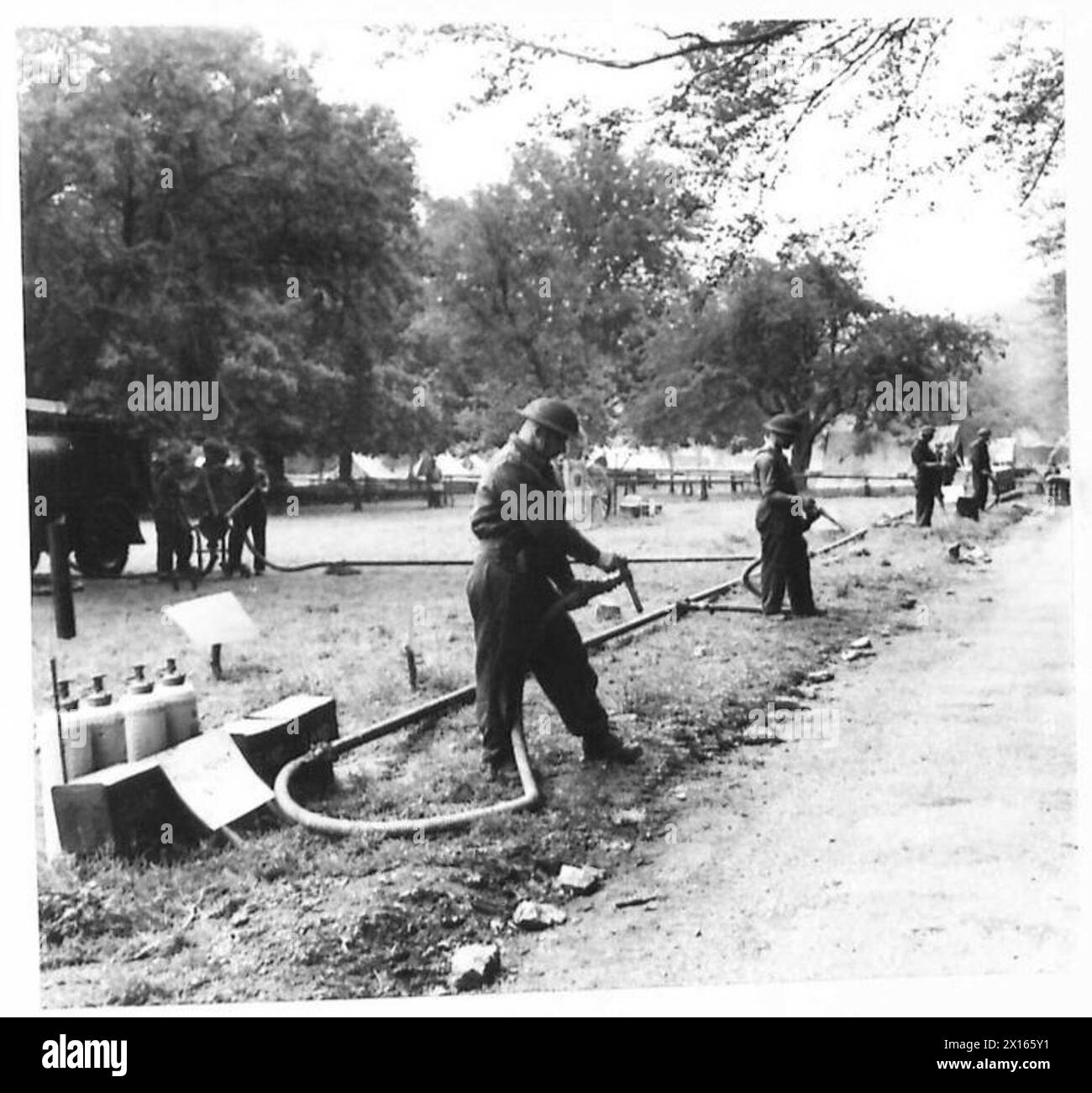 Filling station operations hi-res stock photography and images - Alamy