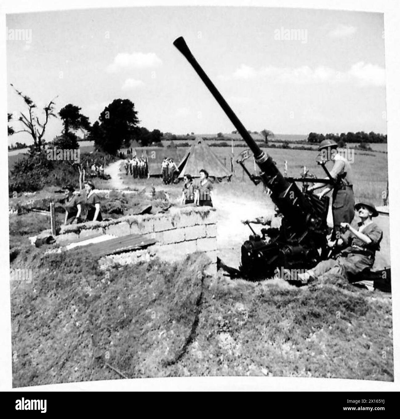 MIXED HEAVY ANTI-AIRCRAFT BATTERY UNDER CANVAS - Leaving the tent lines ...