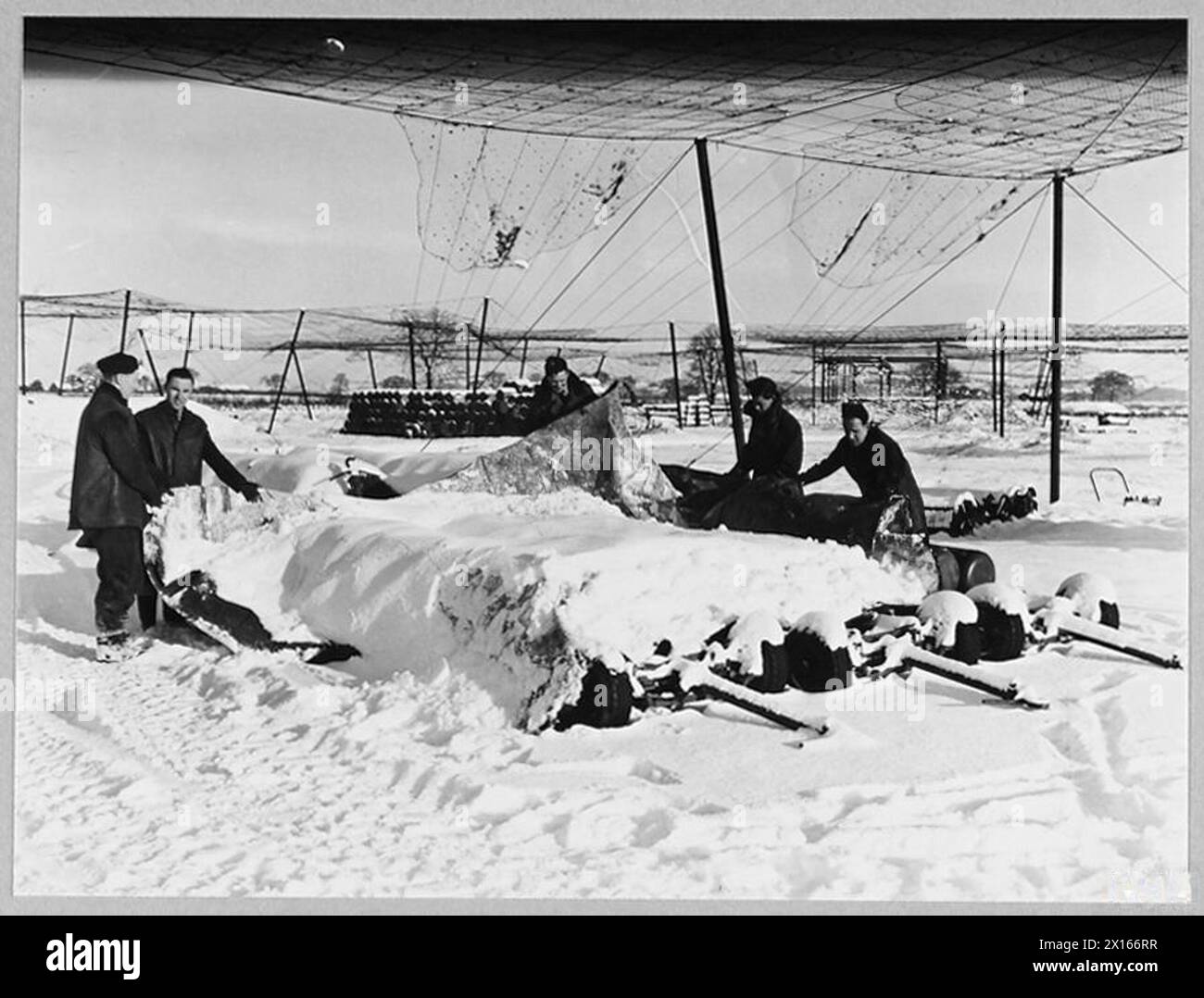 R.A.F. BOMBER COMMAND FIGHTS THE SNOW - For introduction see CH.14531 ...