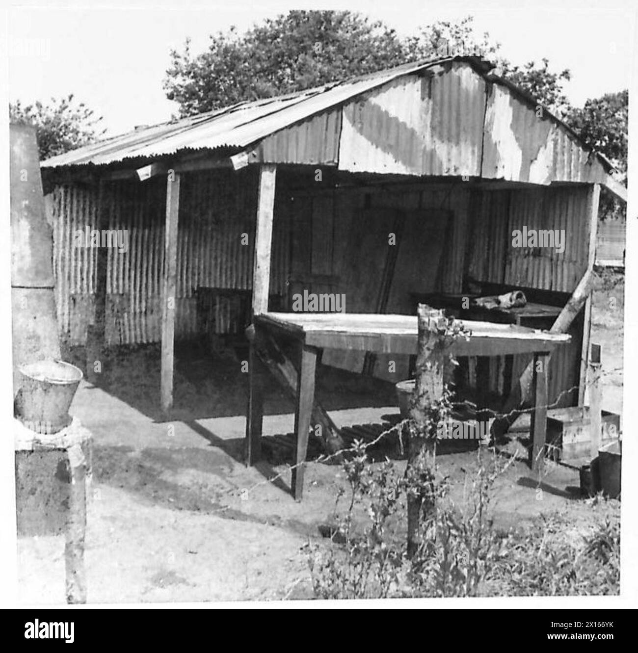FIELD COOKING AT ALDERSHOT TRAINING CENTRE - Photograph taken for ...