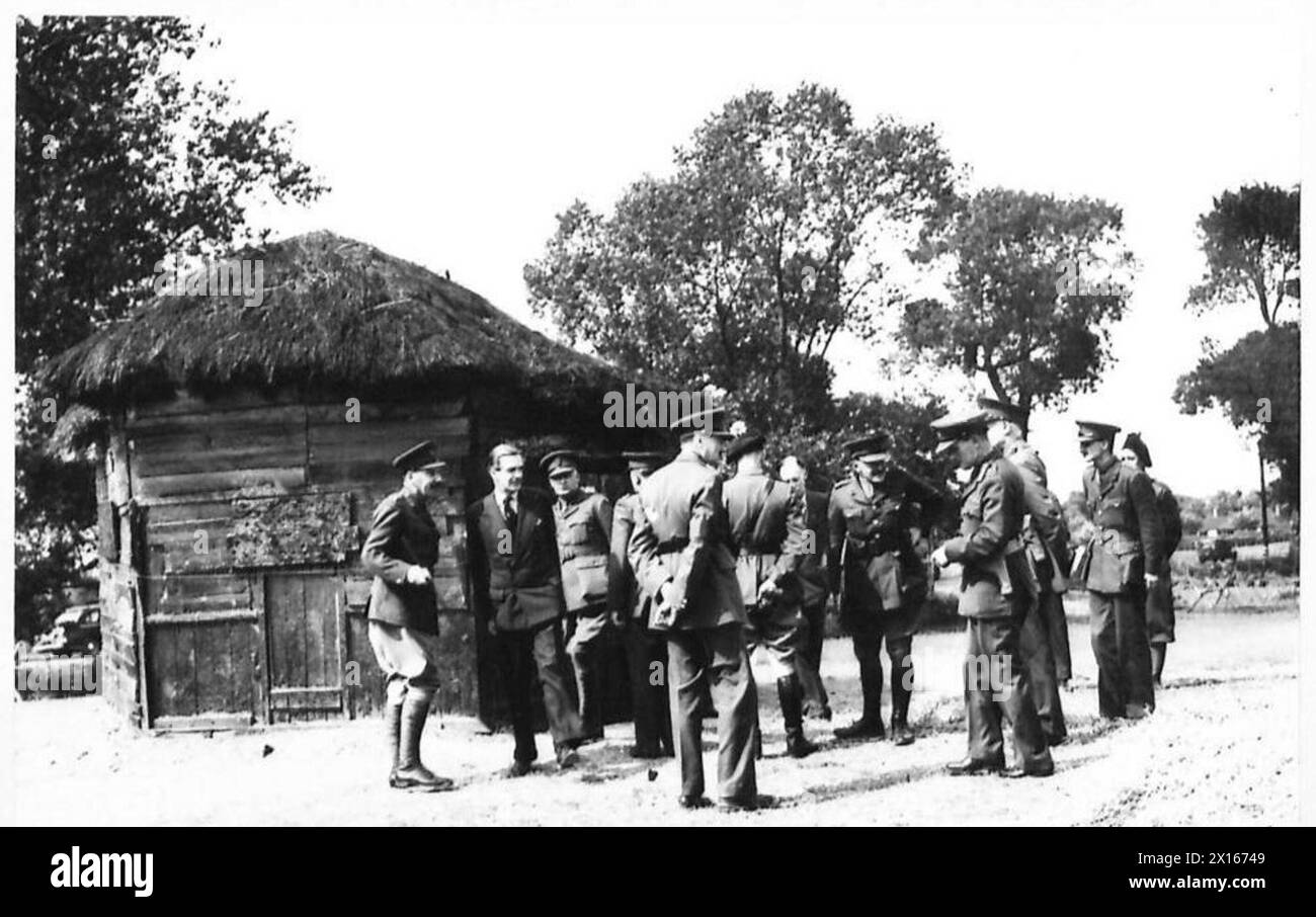 Military_review hi-res stock photography and images - Alamy