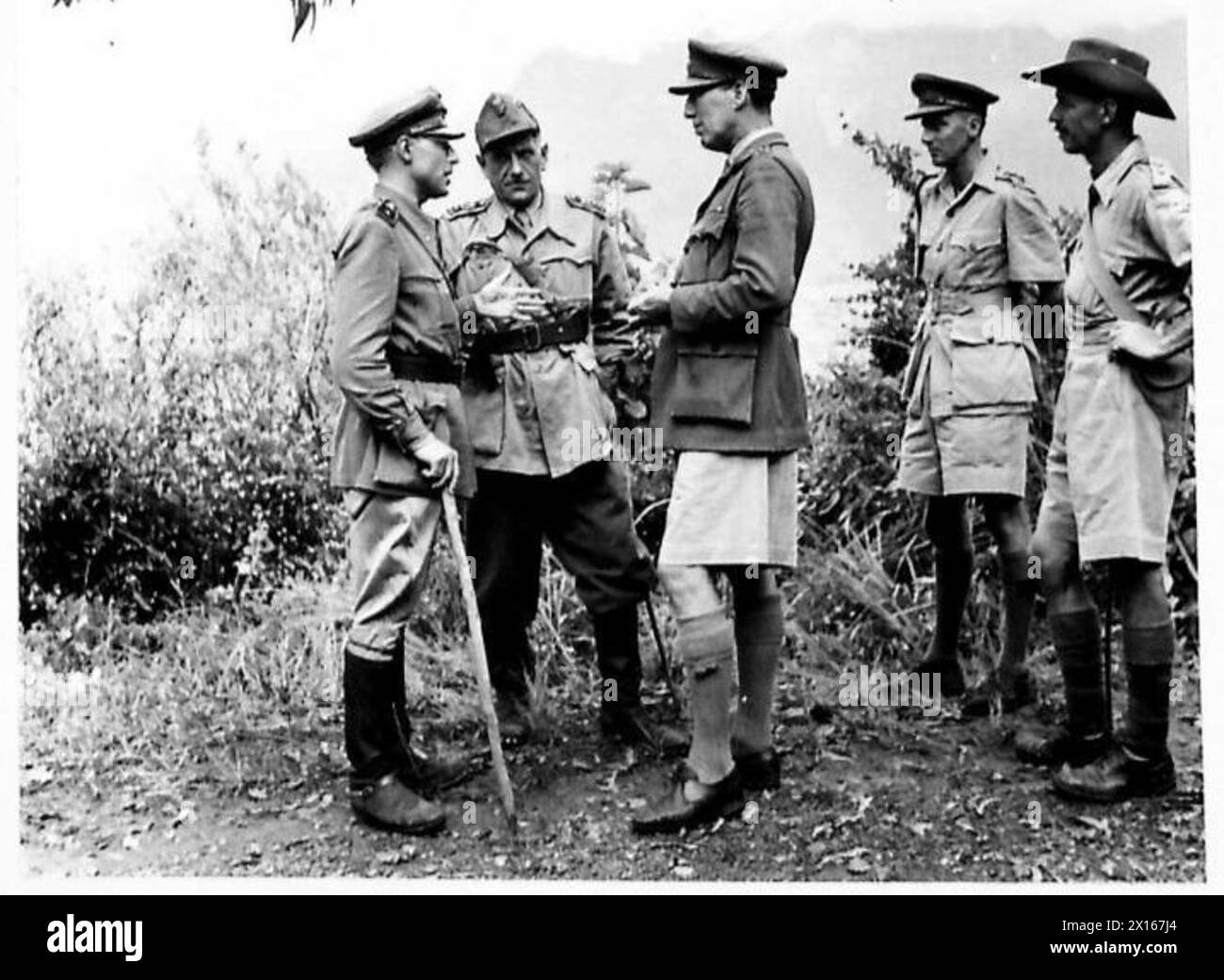 SURRENDER OF ITALIAN FORCE AT WALCHEFIT PASS - Colonel Gonella, who ...