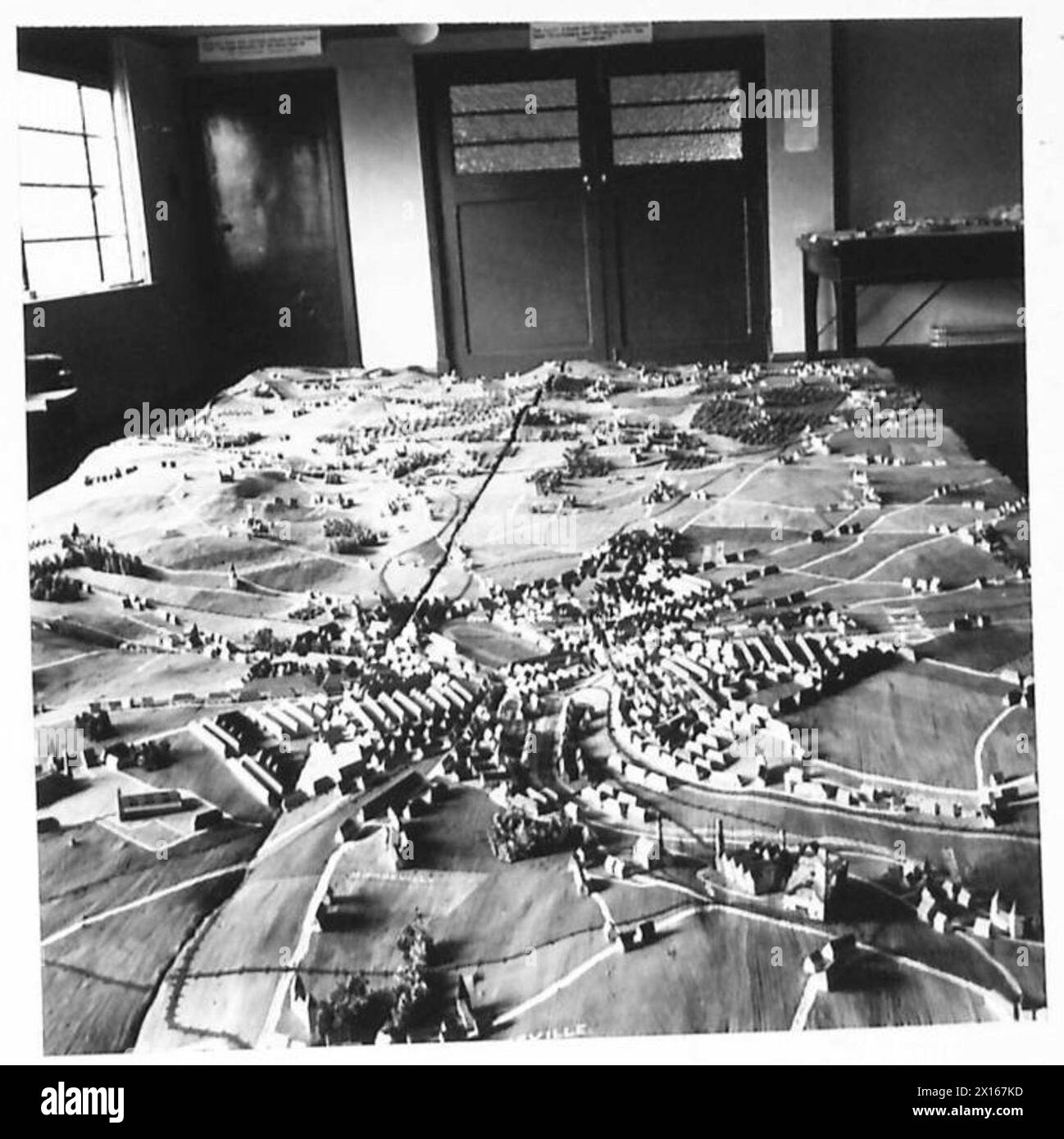 RASC OFFICERS TRAINING SCHOOL - 1 inch to the mile scale table model ...