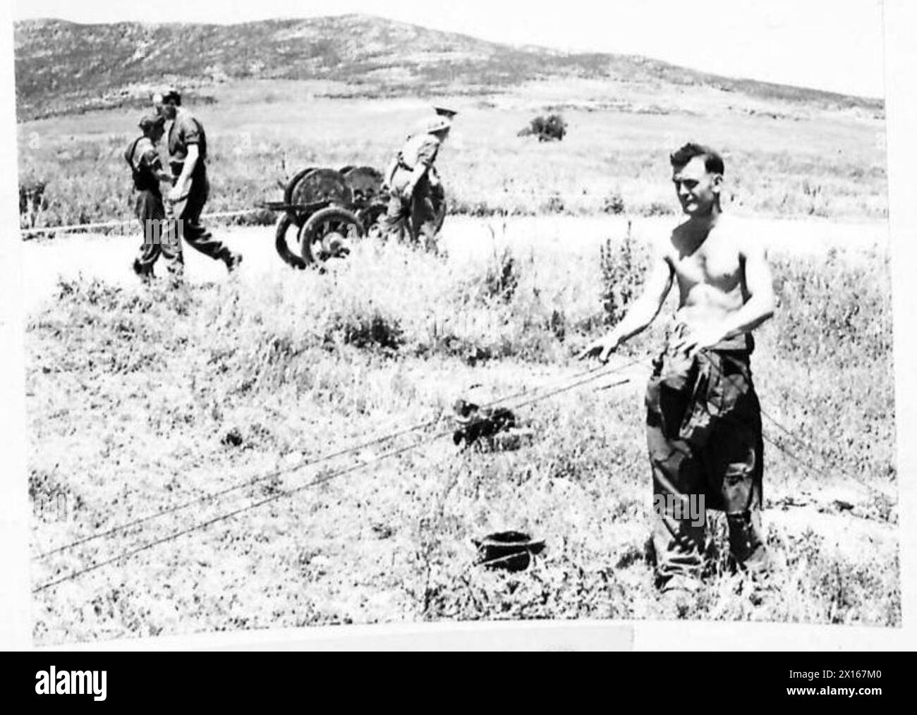 FIRST ARMY (VARIOUS) - Following close up to the spearhead of our push ...