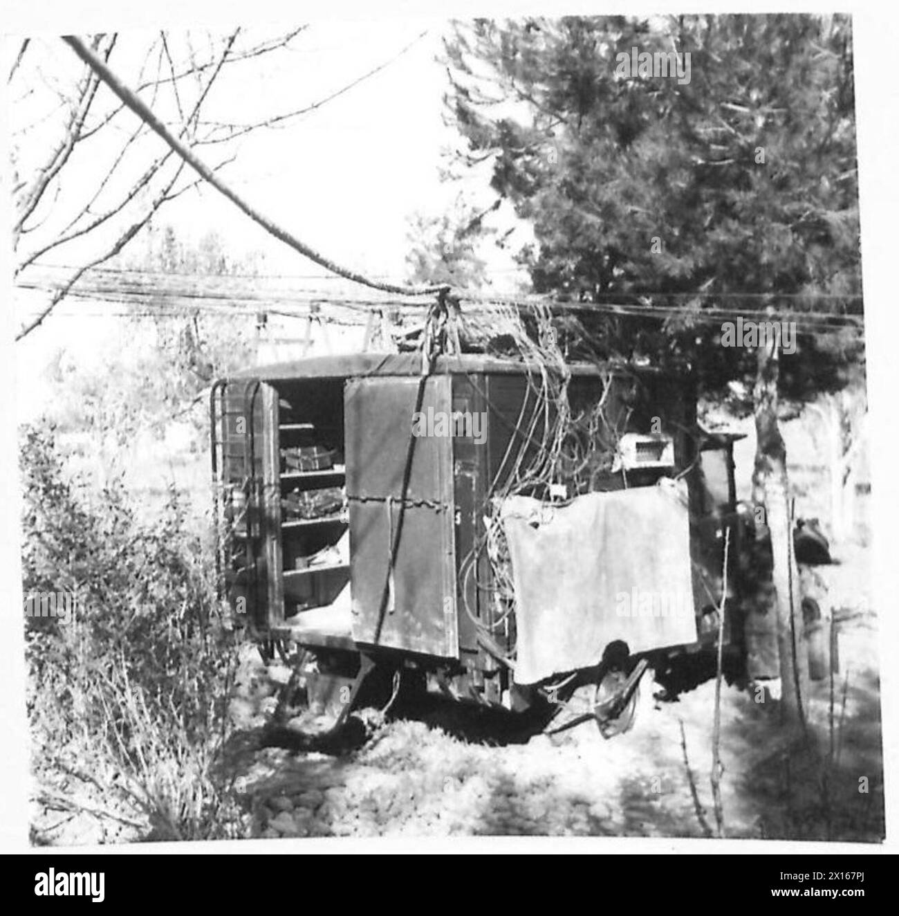 ITALY : EIGHTH ARMYROYAL COPRS OF SIGNALS IN THE FIELD - The mobile ...