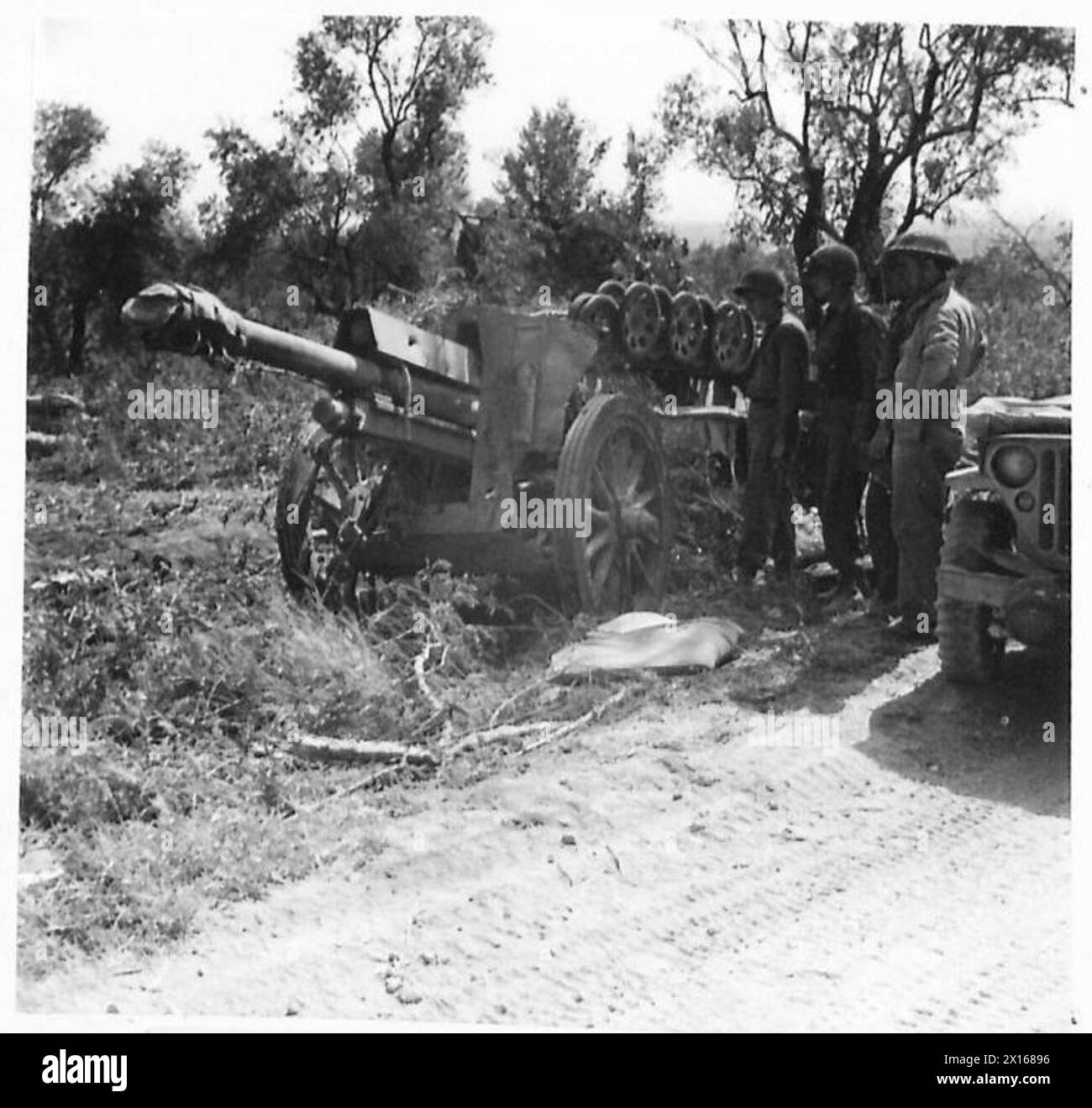 FIFTH ARMY : VARIOUS - A 110 mm gun on its half-track crew-carrying ...