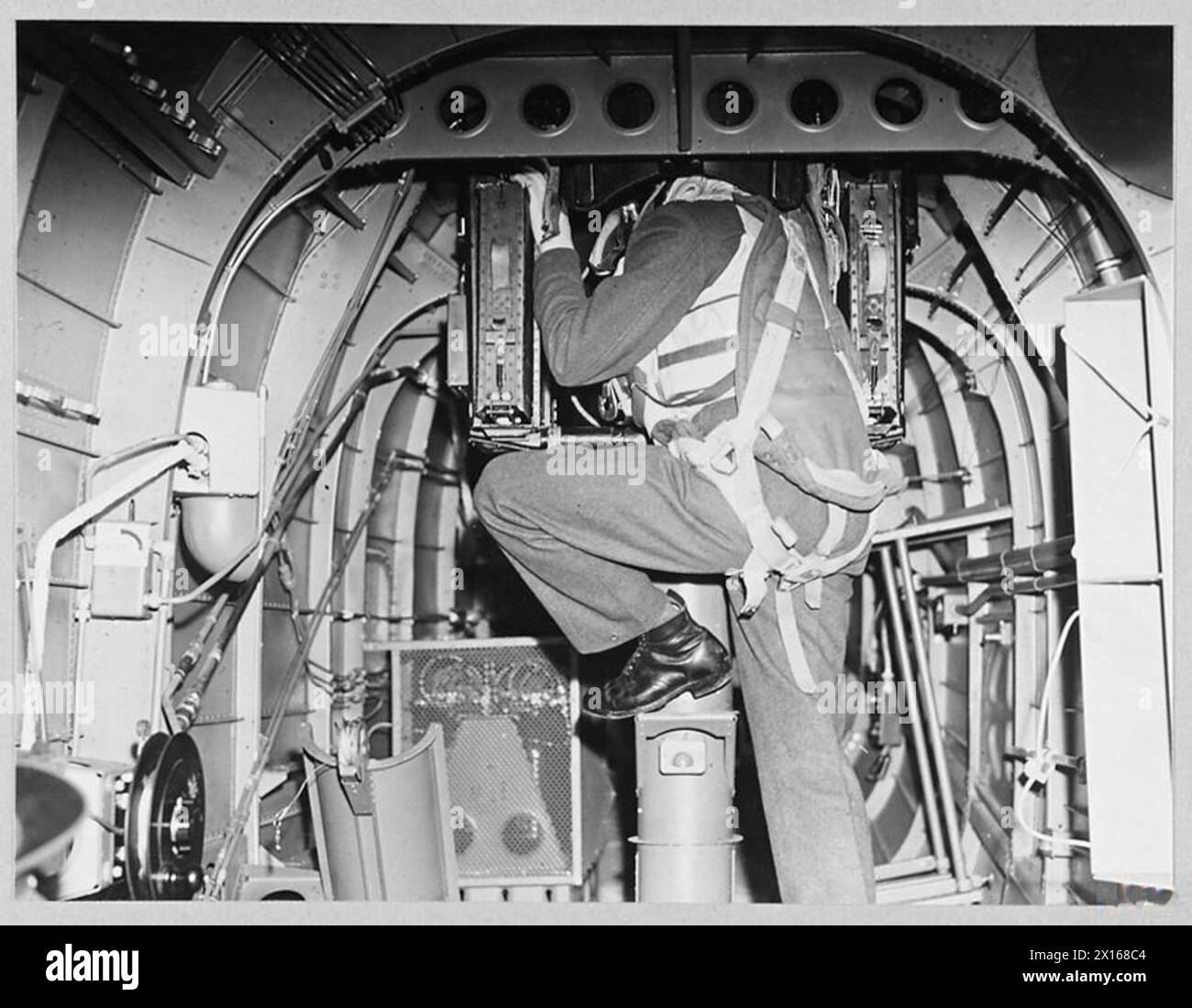 LOCKHEED VENTURA : - Interior view, raid upper turret, looking towards ...