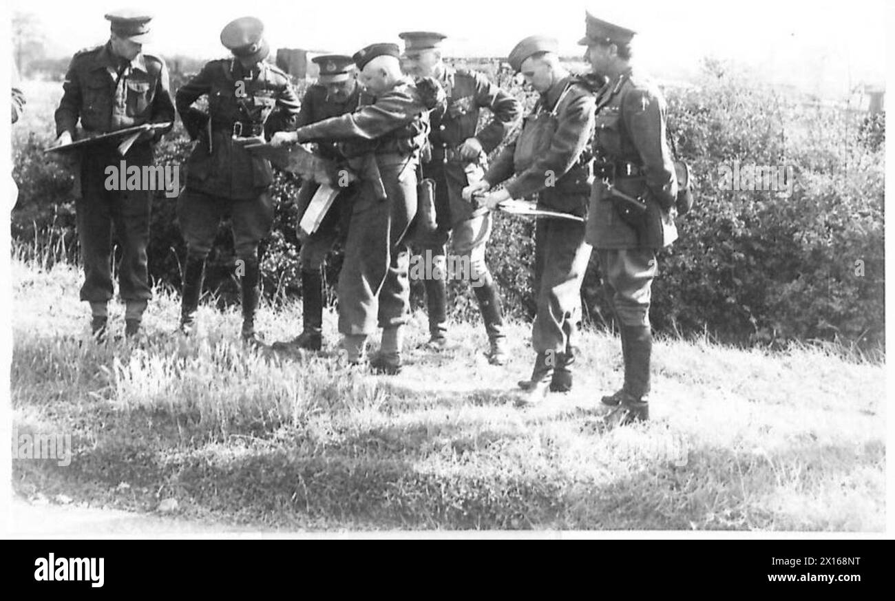 GENERAL SIR ALAN BROOKE IN NORTHERN COMMAND - A roadside conference in ...