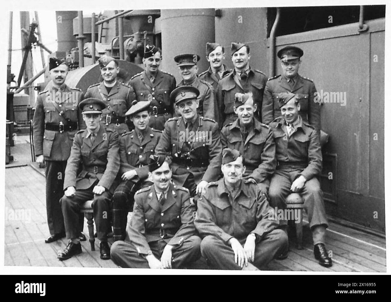 SPITZBERGEN RAID - Brigadier with some of the officers of units ...
