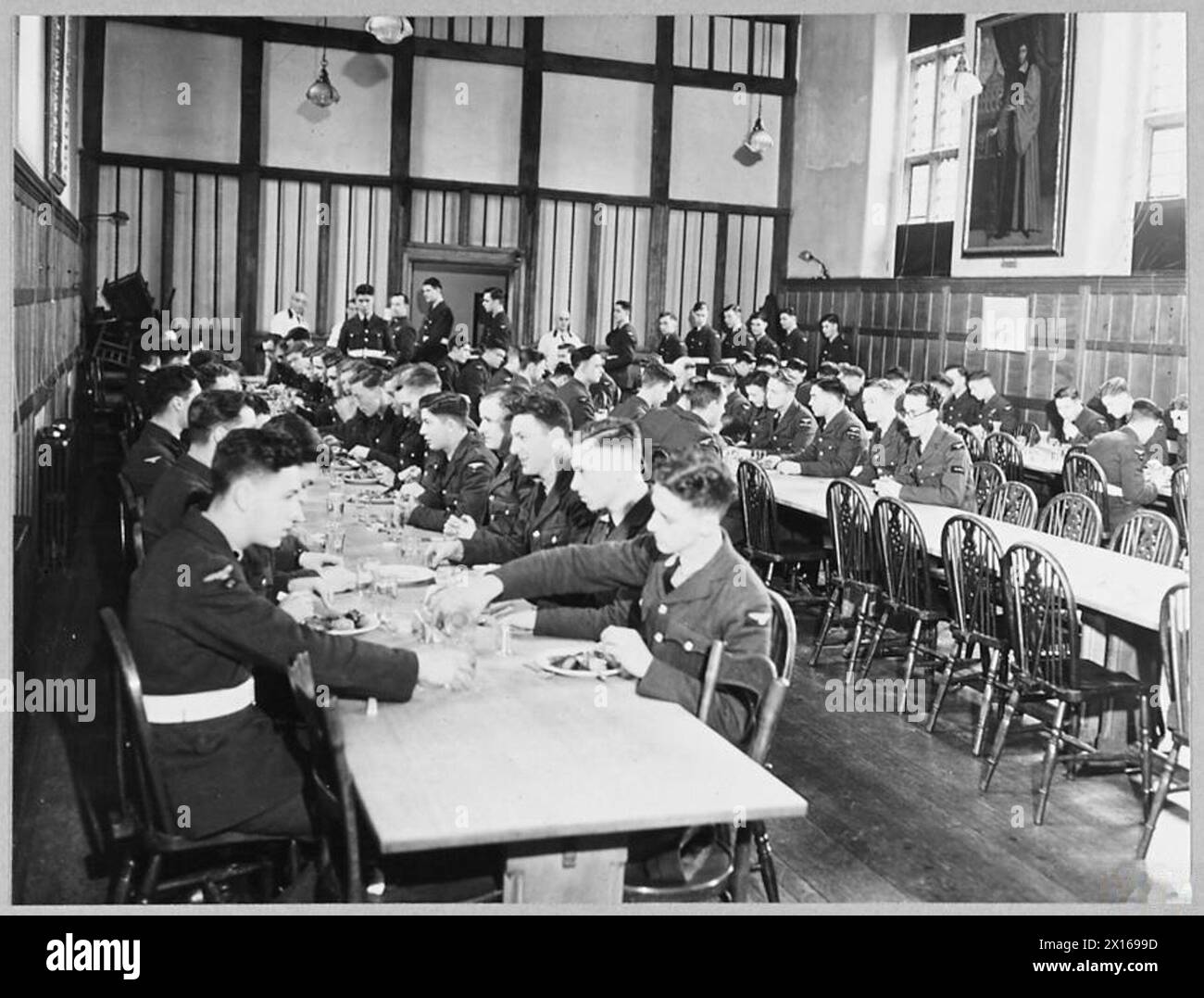 Students having lunch in dining hall hi-res stock photography and ...