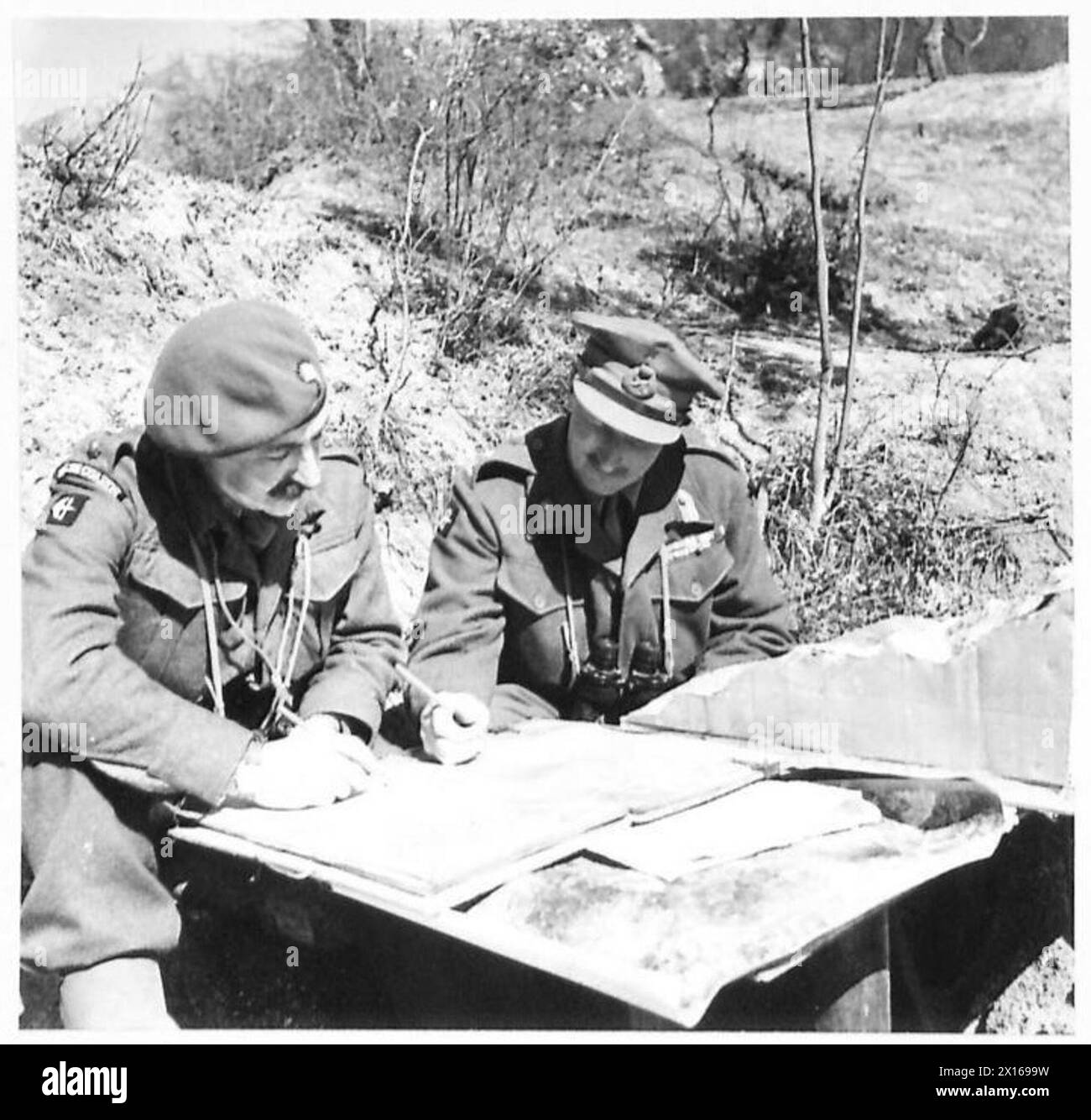 FIFTH ARMY : 78 DIVISION COMMANDER AT WORK - Lieut. Colonel Hodgson and ...