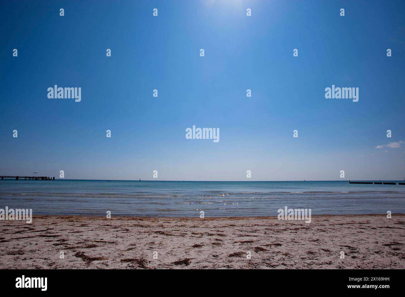 Sonne strand und meer hi-res stock photography and images - Alamy