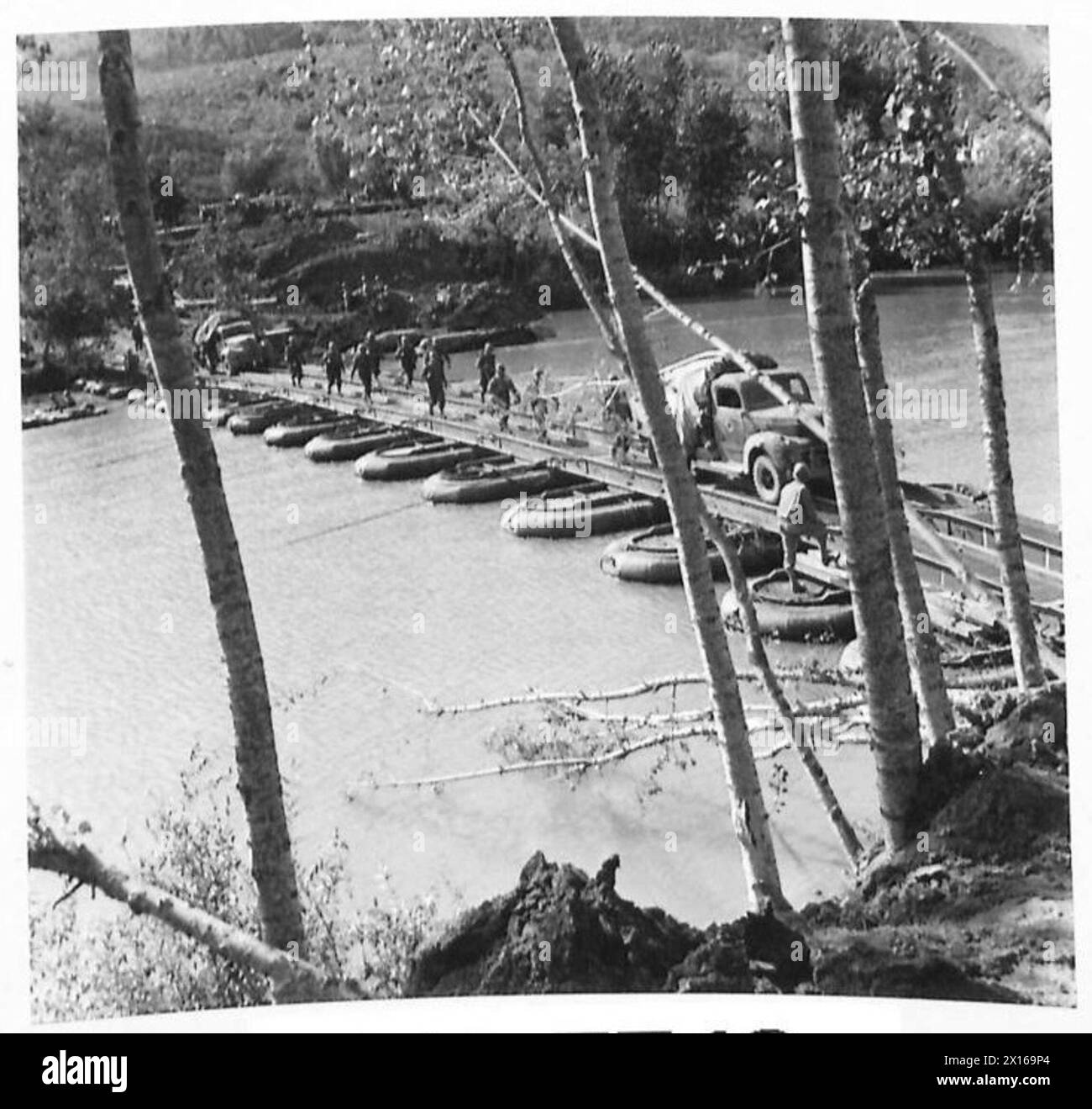 American troops crossing river hi-res stock photography and images - Alamy