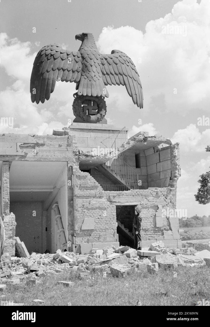 Nazi eagle symbol hi-res stock photography and images - Alamy