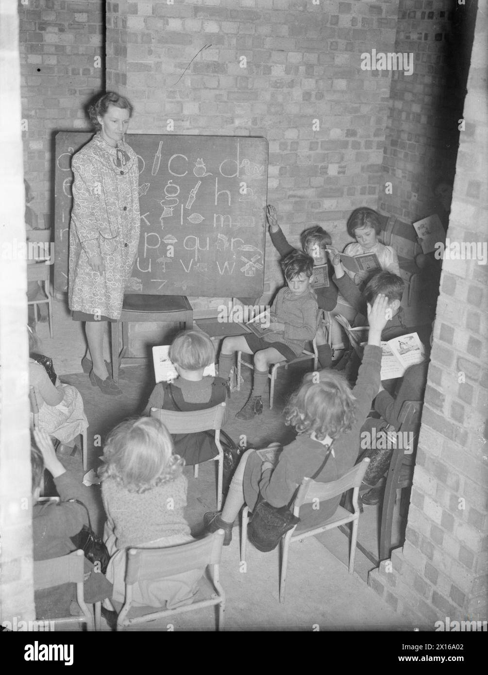 LONDON SCHOOLS IN WARTIME: SCHOOL LIFE IN LONDON, ENGLAND, 1941 - A ...