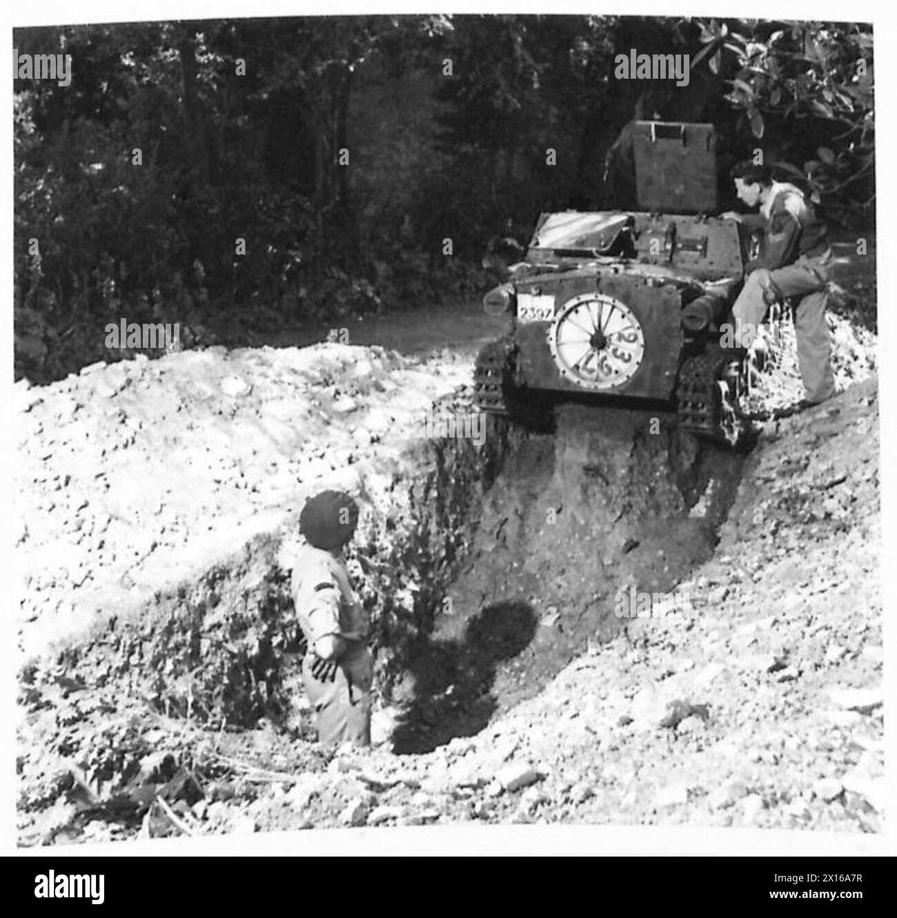 ITALY : GERMAN EMBASSY IN ROME - A 2-man tank ready for burial in the ...