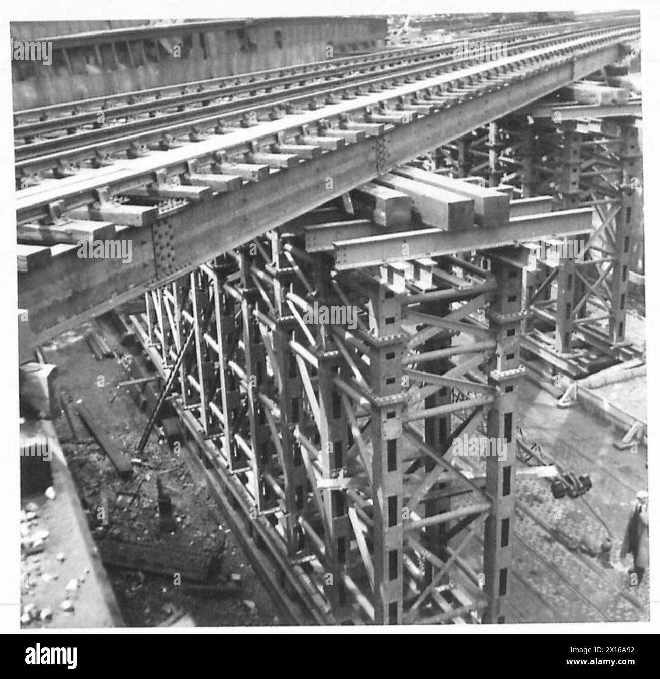 Bridge elephant Black and White Stock Photos & Images - Alamy