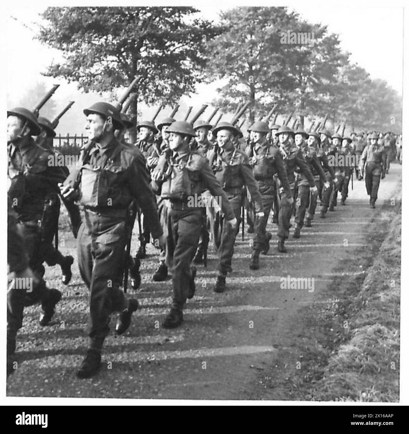 GOC-in-C WESTERN COMMAND PRESENTS MEDALS TO ALLIED OFFICERS - Czech ...