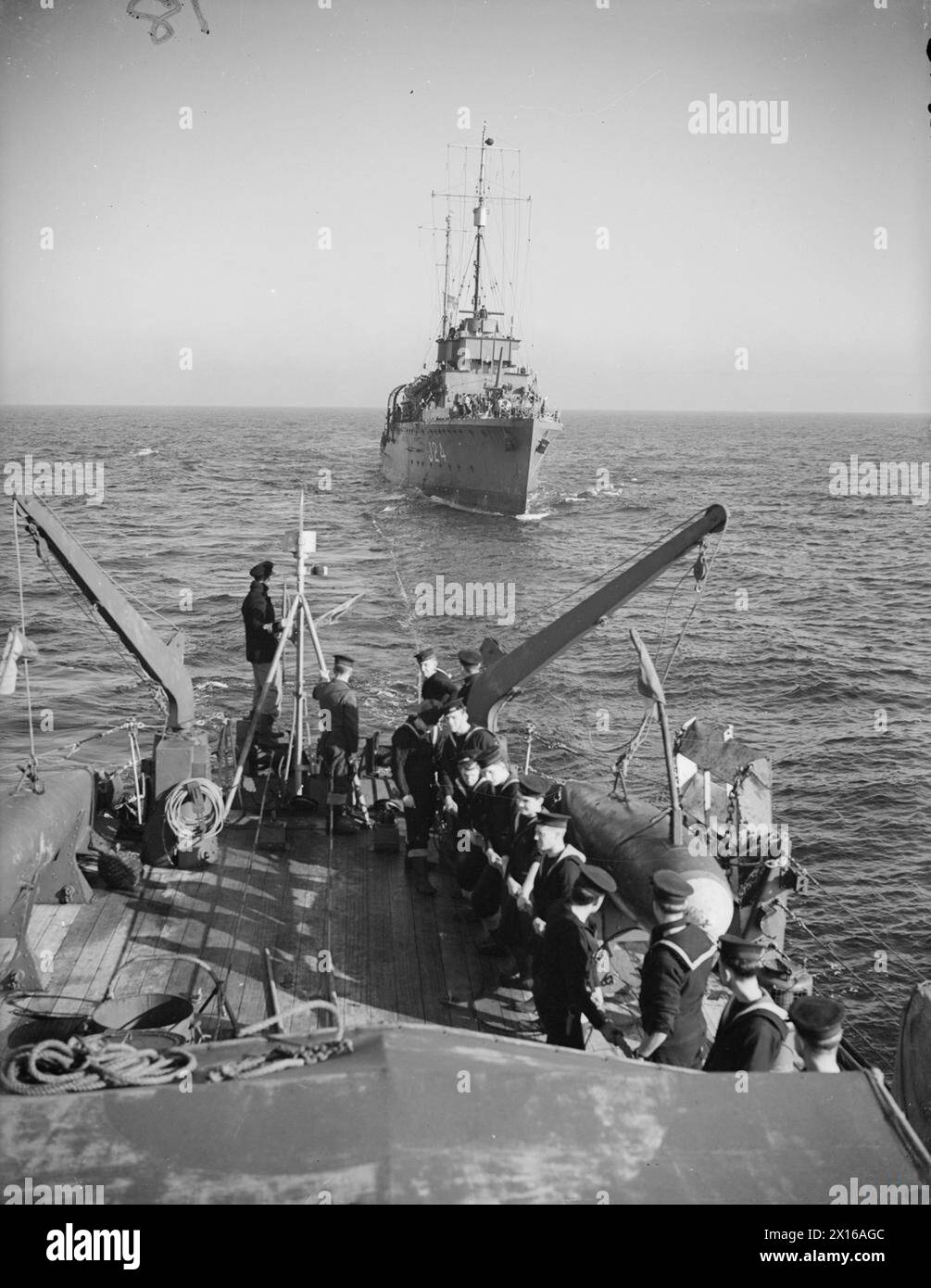 SCENES ON BOARD A MINESWEEPER. 1940, ON BOARD HMS HAZARD. - One method ...