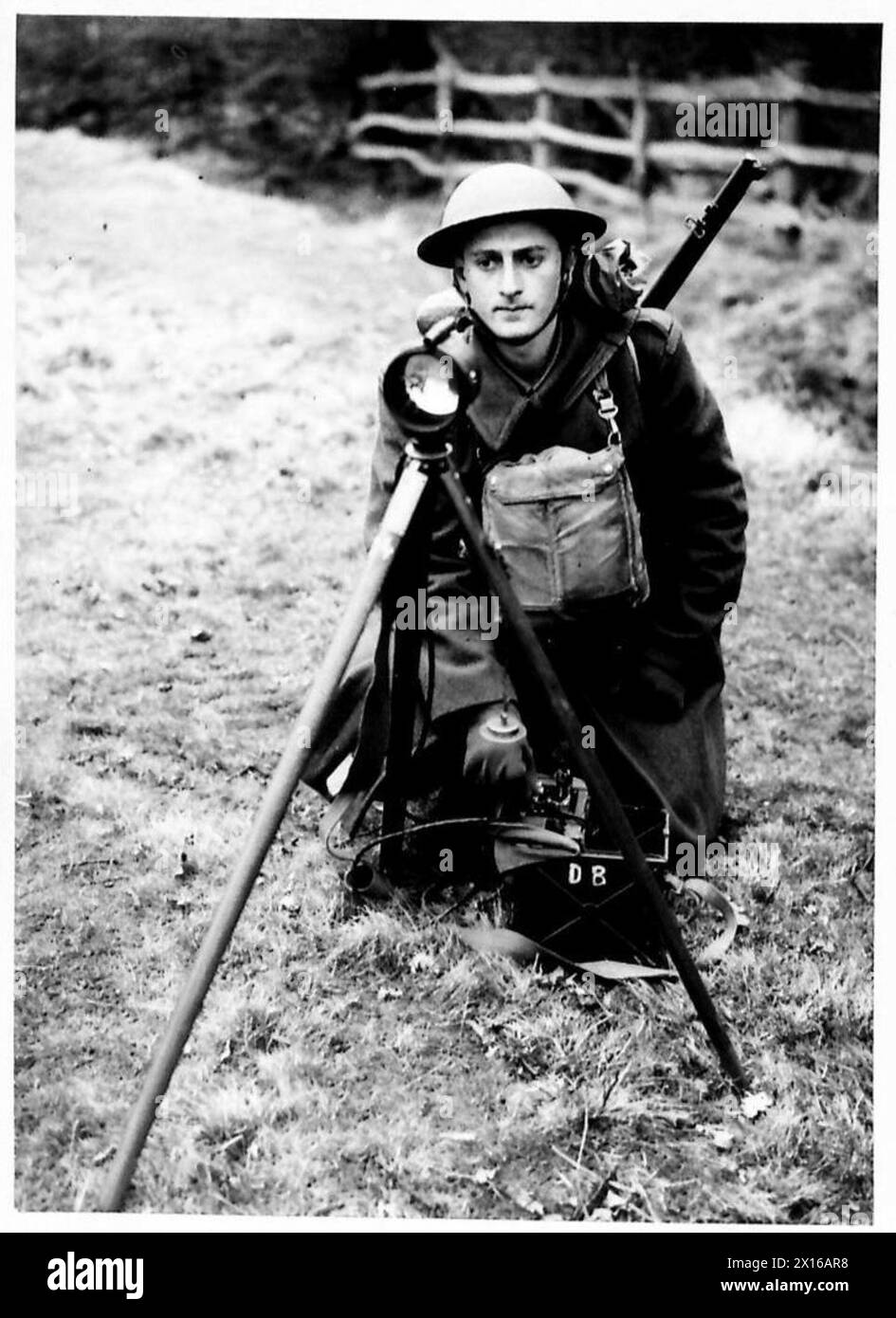 CZECH GUNNERS - A battery signaller with Aldis signalling lamp British ...