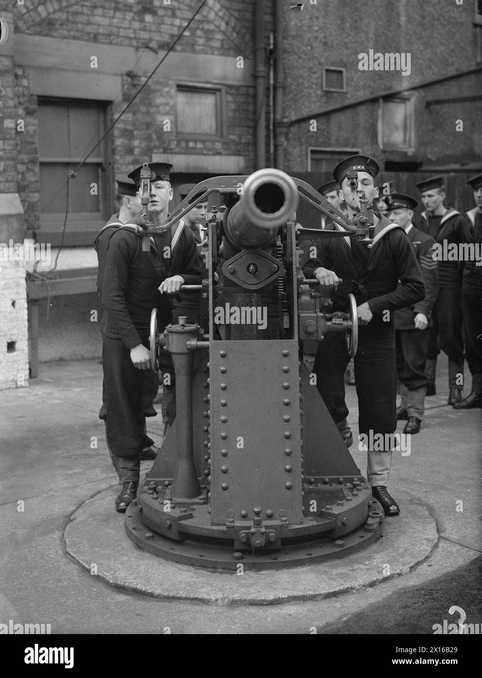 Defensively equipped merchant ships hi-res stock photography and images ...