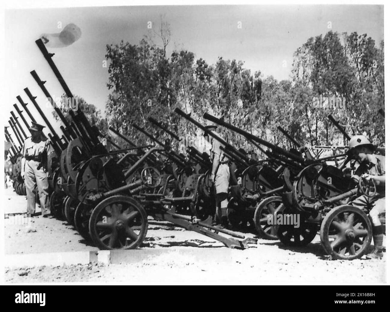 Captured italian anti aircraft Black and White Stock Photos & Images ...