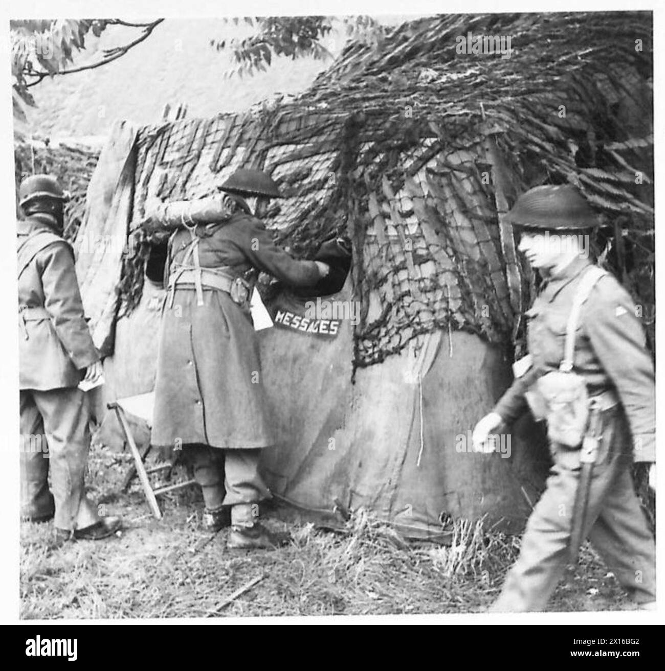 LARGE SCALE EXERCISE IN EASTERN COMMAND - Signals officer in a field ...