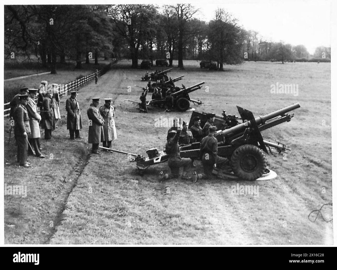 NORTHERN COMMAND PROVINCIAL SORTIE - 18-Pounder field guns in action ...