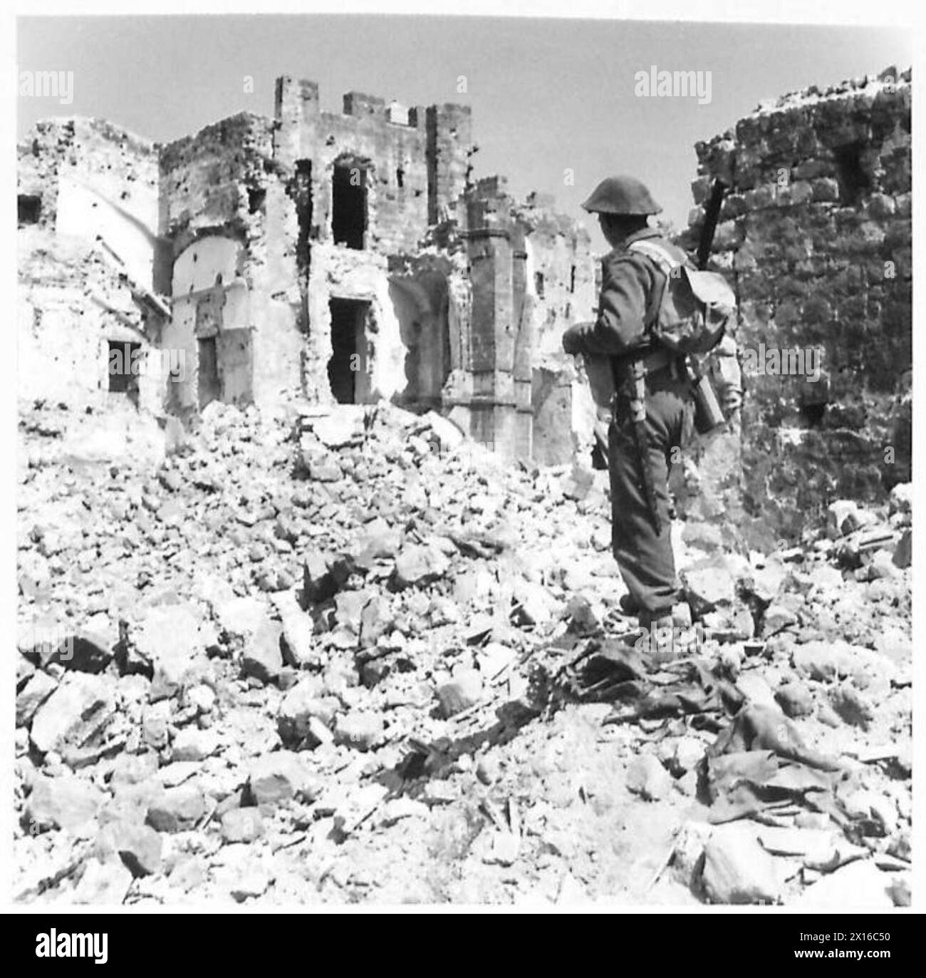FIFTH ARMY : BATTLE FOR CASSINO - A typical New Zealander infantryman ...
