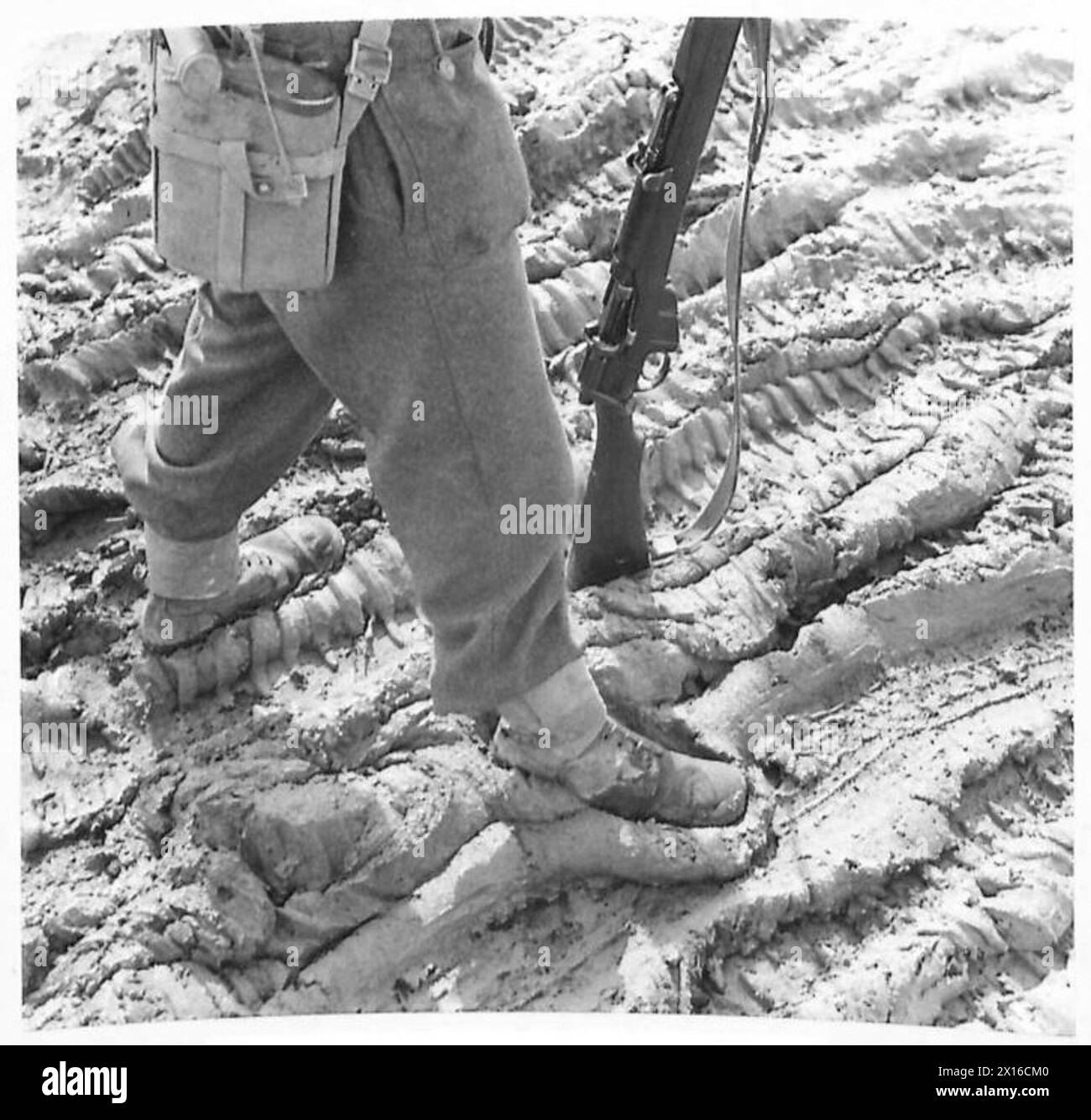 Infantry soldiers of the British Army face difficult terrain conditions ...