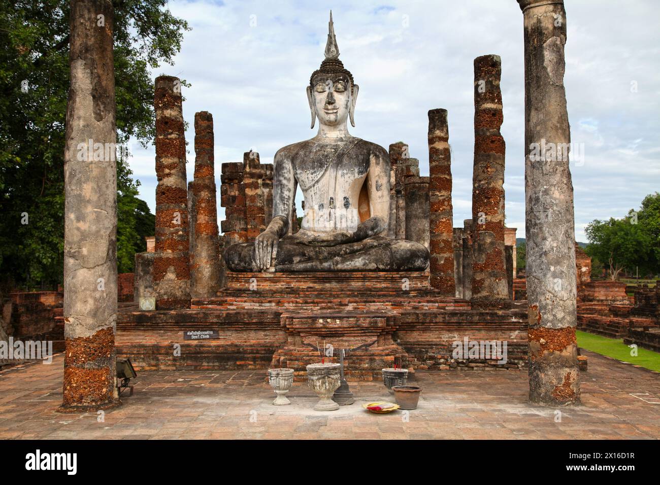 Buddha's statue in lotus position in Wat Mahathat, Sukhothai Stock ...