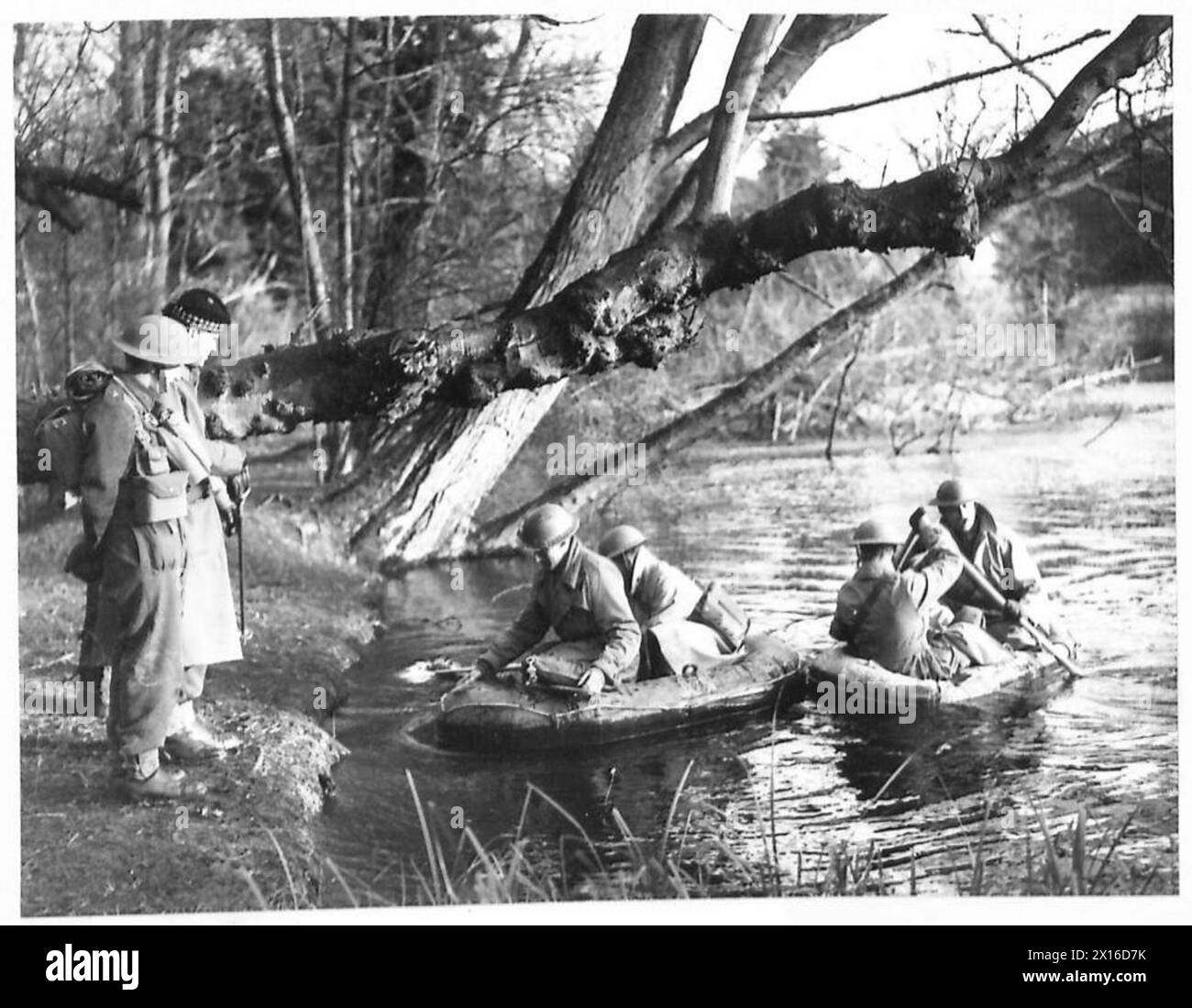 Soldiers crossing Cut Out Stock Images & Pictures - Alamy