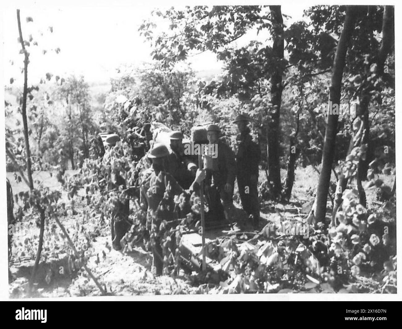 BIG GUNS OF BRITISH DEFENCE - Camouflaged 6" Heavy Artillery Guns ...